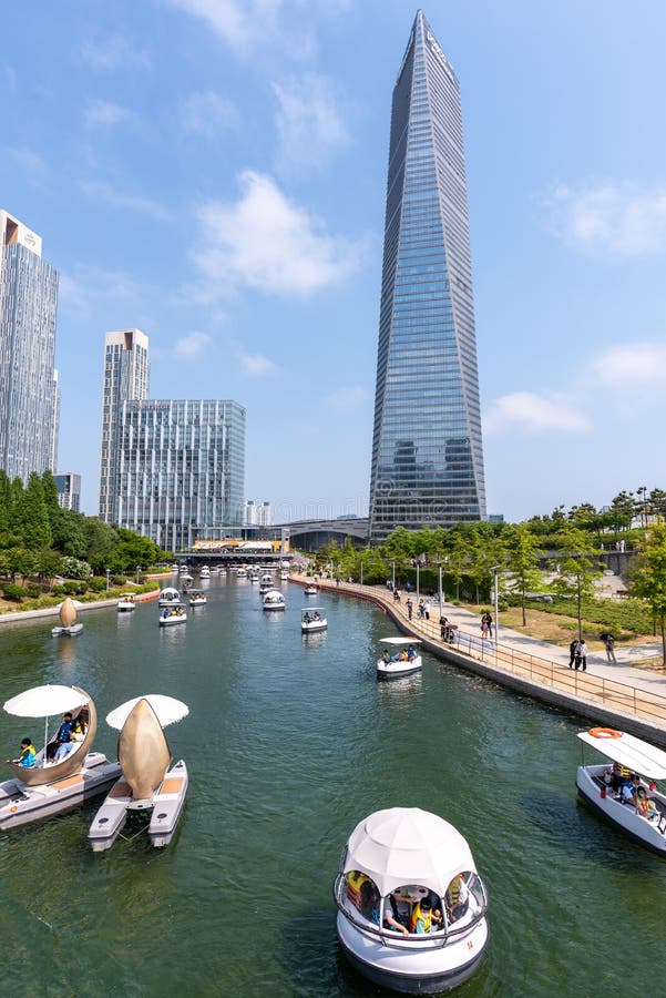 Songdo Central Park in the Songdo District of Incheon, South Korea ...
