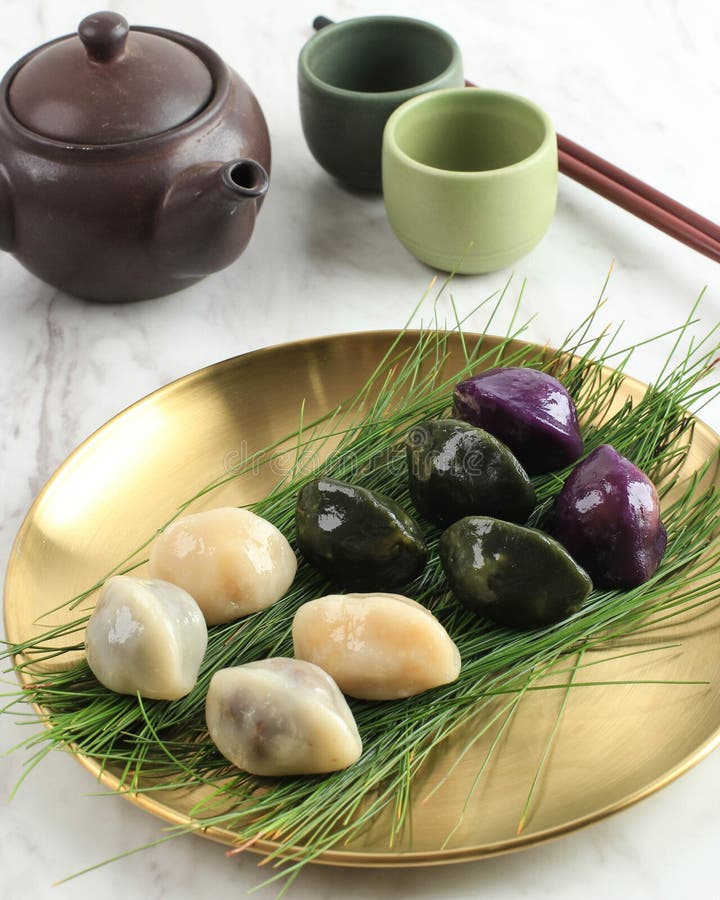 Songpyeon, Korean Half-moon-shaped Rice Cake Stock Image - Image of ...
