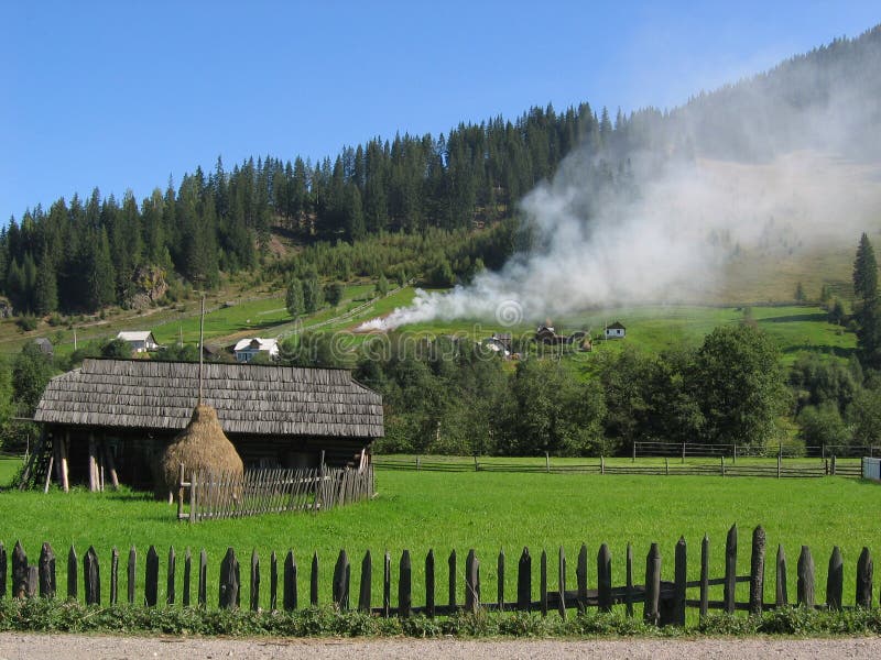 Sonho de Bucovina foto de stock. Imagem de névoa, pinto - 1540138