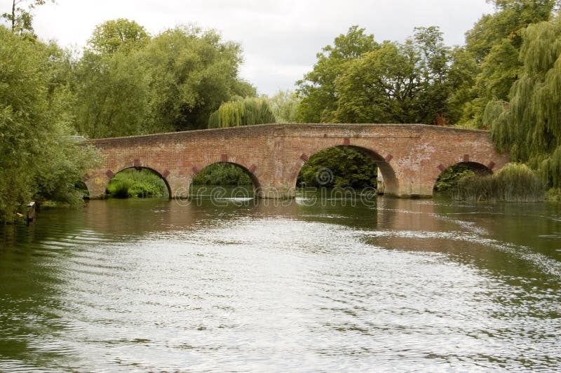 Sonning Bridge, Berkshire stock image. Image of bridge - 20903415