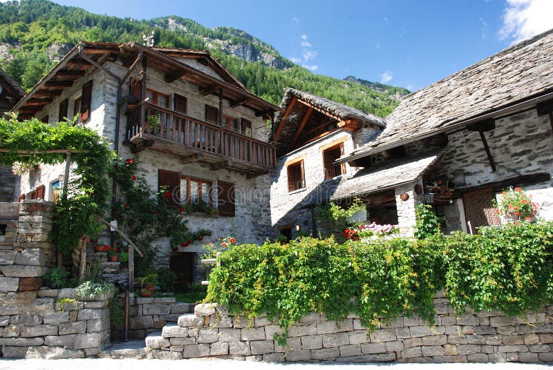 Sonogo en Ticino imagen de archivo. Imagen de lugar, valle - 15570761