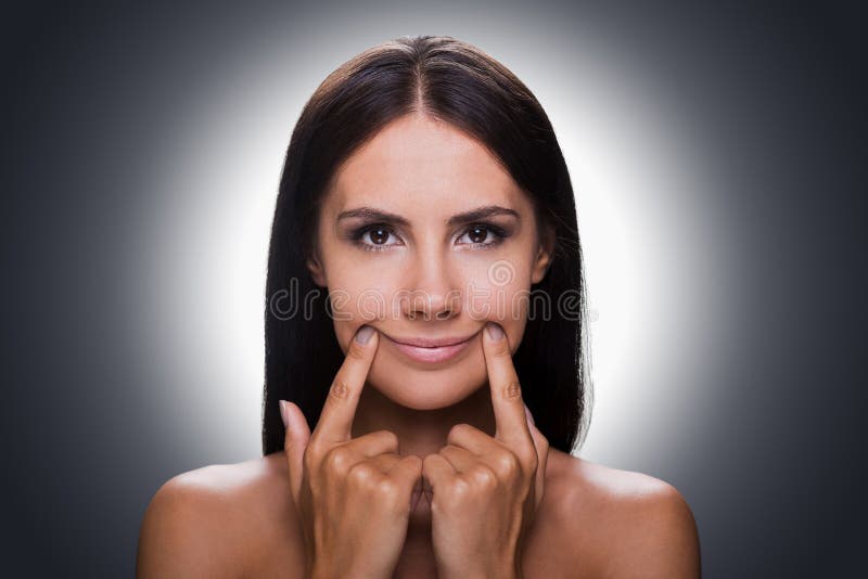 215 Sonrisa Forzada Fotos - Libres de Derechos y Gratuitas de Dreamstime