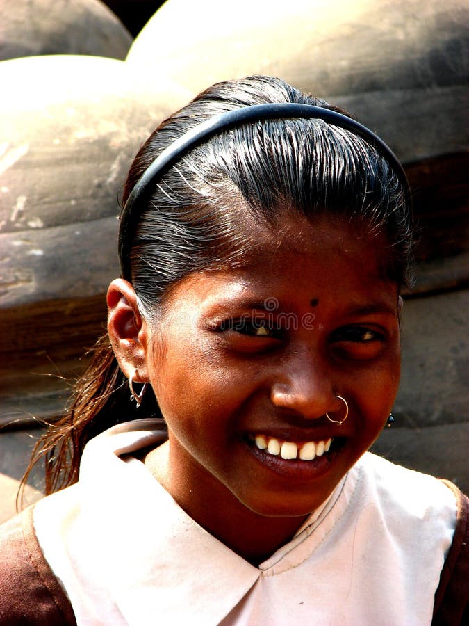 Sonrisa inocente foto de archivo. Imagen de inocente, sonrisa - 1516630
