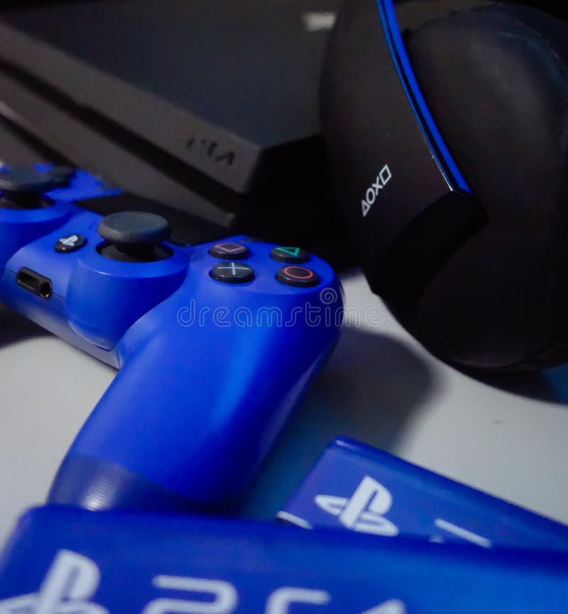 The Old and New of Console Gaming Editorial Photo - Image of nintendo ...