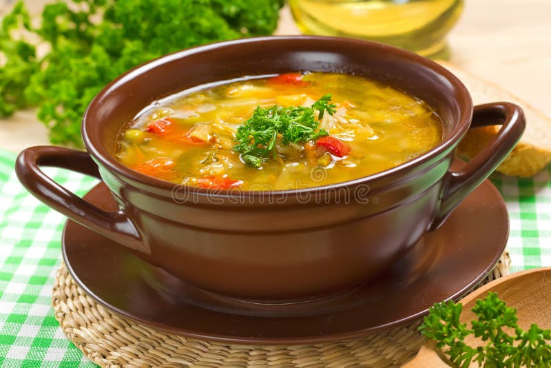 Sopa foto de archivo. Imagen de cerdo, verde, hierba - 27645578