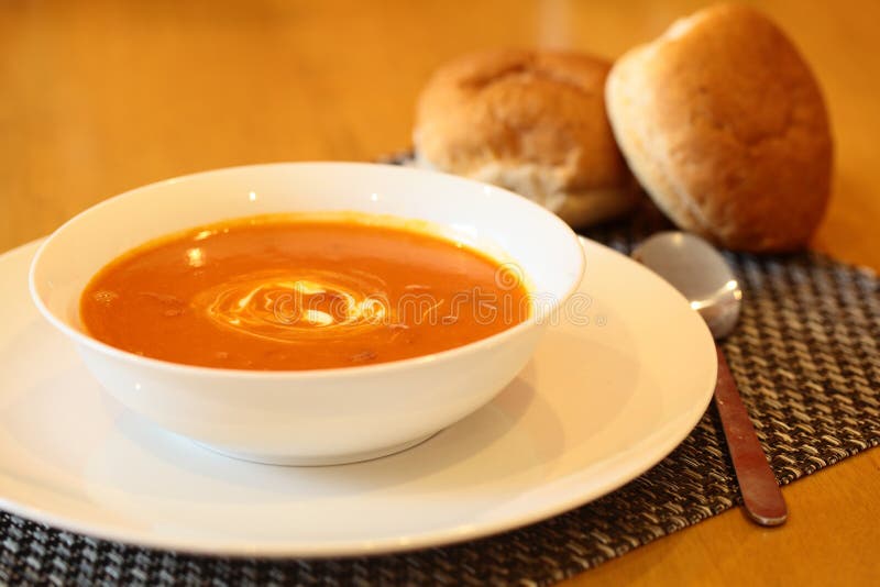 Sopa caliente del tomate foto de archivo. Imagen de tomate - 16764518