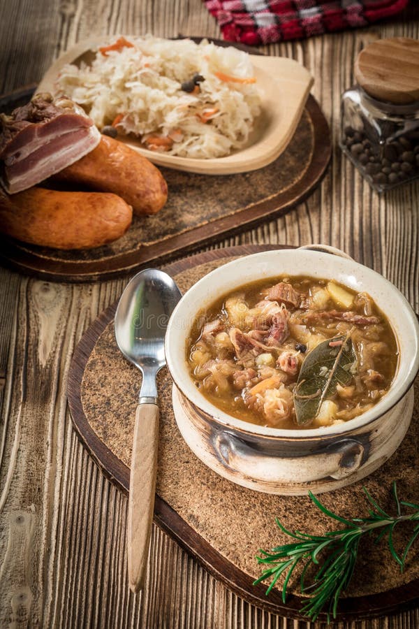 Sopa de col agria imagen de archivo. Imagen de plato - 167694475