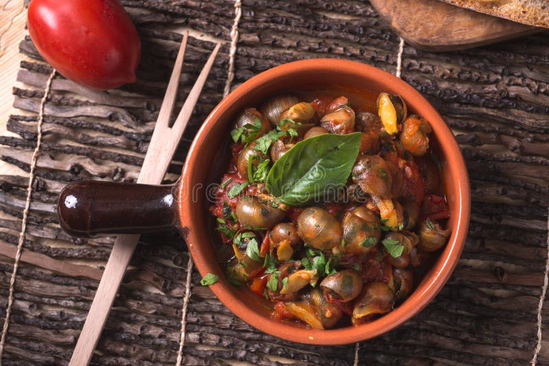 Sopa De La Comida Del Caracol Imagen de archivo - Imagen de albahaca ...