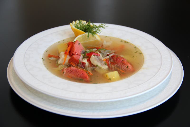Sopa de rey Fish imagen de archivo. Imagen de blanco - 110073019