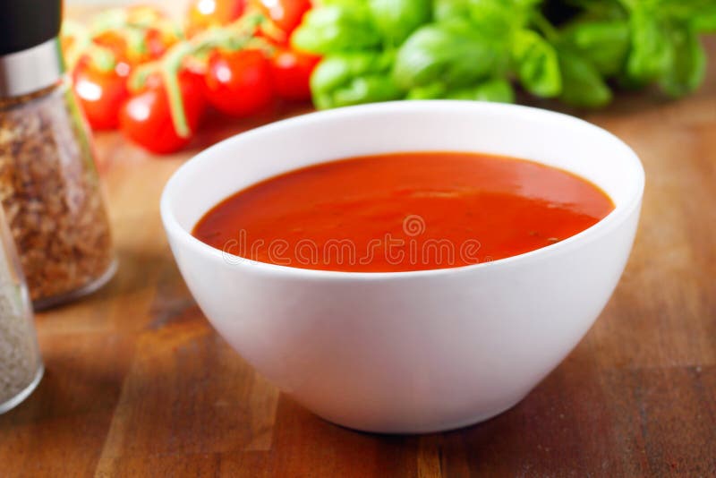 Sopa de Tomatoe foto de stock. Imagem de delicioso, ervas - 31227582