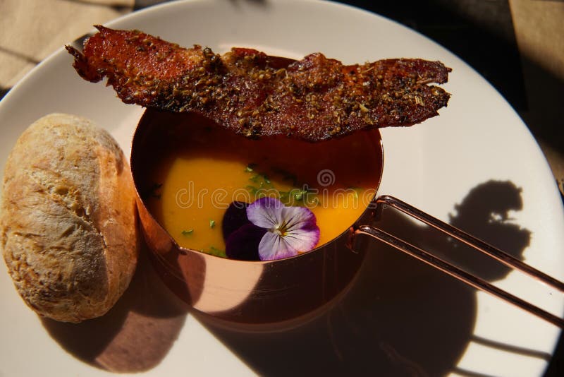 Sopa do dia foto de stock. Imagem de vegetal, nabo, tomate - 141827500