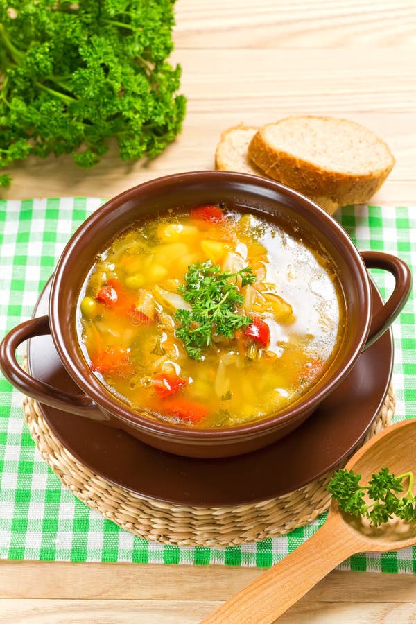 Sopa fresca foto de archivo. Imagen de nadie, perejil - 28535666