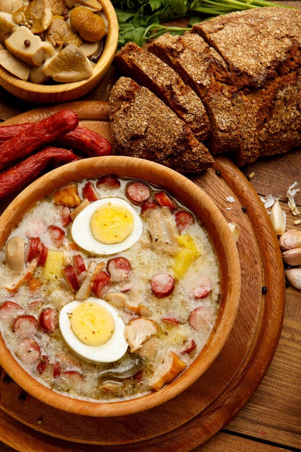 Sopa Polaca Tradicional Zurek De Pascua Foto de archivo - Imagen de ...