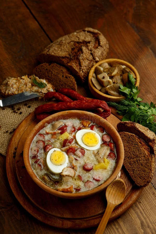 Sopa Polaca Tradicional Zurek De Pascua Foto de archivo - Imagen de ...