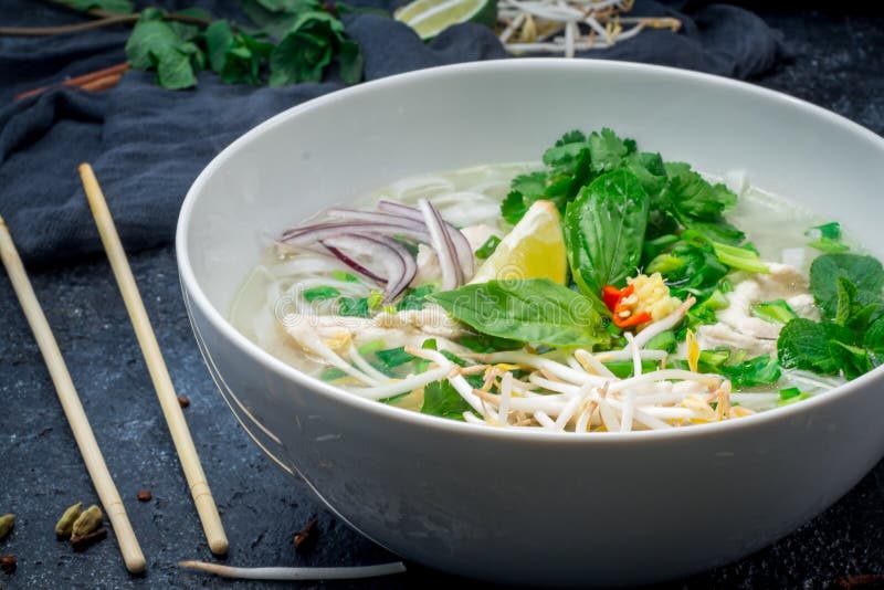 Sopa Vietnamita De Pho BO De La Cocina Imagen de archivo - Imagen de ...