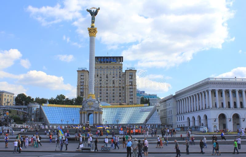 The central square in Kiev editorial photography. Image of monument ...