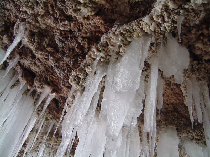 Sople lodu zdjęcie stock. Obraz złożonej z odwilż, natura - 983506
