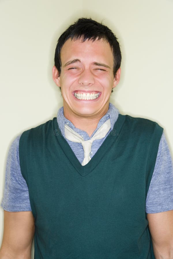 Sorrindo o homem imagem de stock. Imagem de grelhado, expressar - 5621635