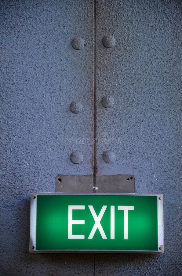 Sortez Les Points De Signe La Sortie Photo stock - Image du itinéraire ...