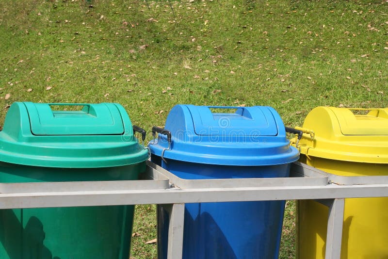 Trash Cans Stock Images - Download 3,722 Royalty Free Photos