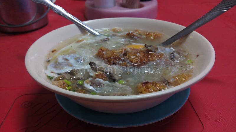 Sotanghon Batchoy - Pinoy Food Editorial Stock Image - Image of ...