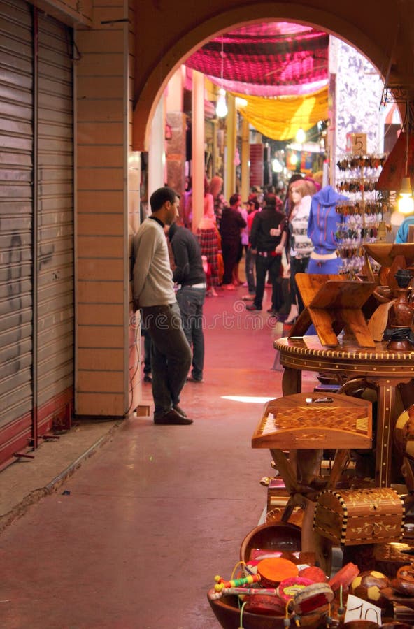Souk marocain photographie éditorial. Image du gens, beau - 29576992