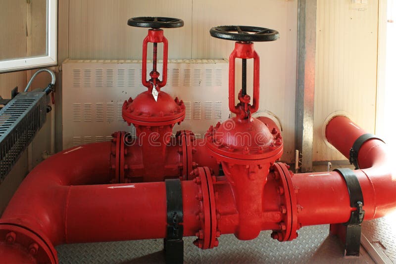 Soupapes d'incendie. photo stock. Image du production - 15649338