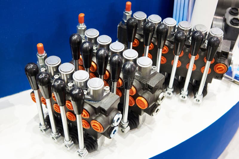 Soupapes De Commande Directionnelles Pour Hydraulique Image stock ...