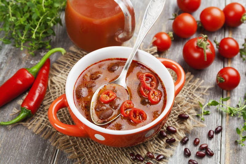 Soupe Avec Le Haricot Rouge Photo stock - Image du sain, cuit: 59975142