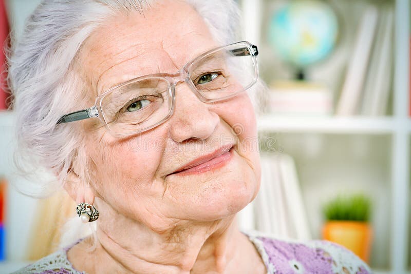 Sourire aimable image stock. Image du vieux, aimable - 39564497