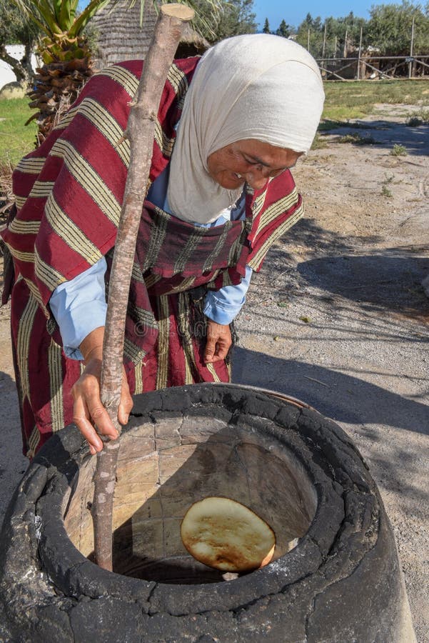 Arabic Woman Baking Bread in the Bedouin Village Editorial Stock Photo ...