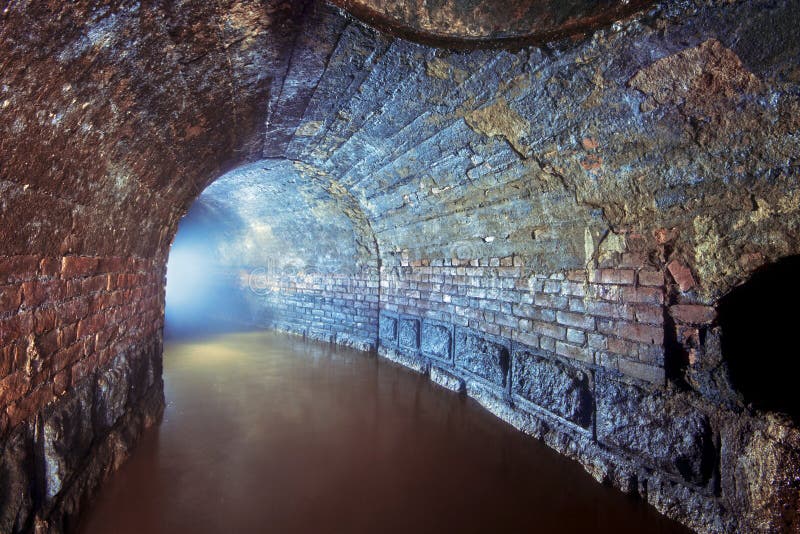 Souterrain image stock. Image du homme, kremlin, église - 50421497