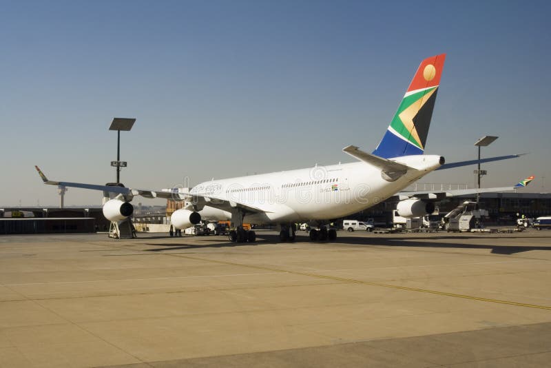 South African Airways Plane Editorial Image - Image of airliner ...