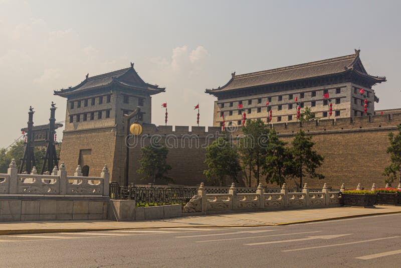 South Gate of the City Walls of Xi an, Chi Stock Photo - Image of fort ...
