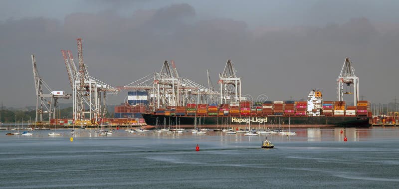 DL World Container Port of Southampton Editorial Stock Image - Image of ...
