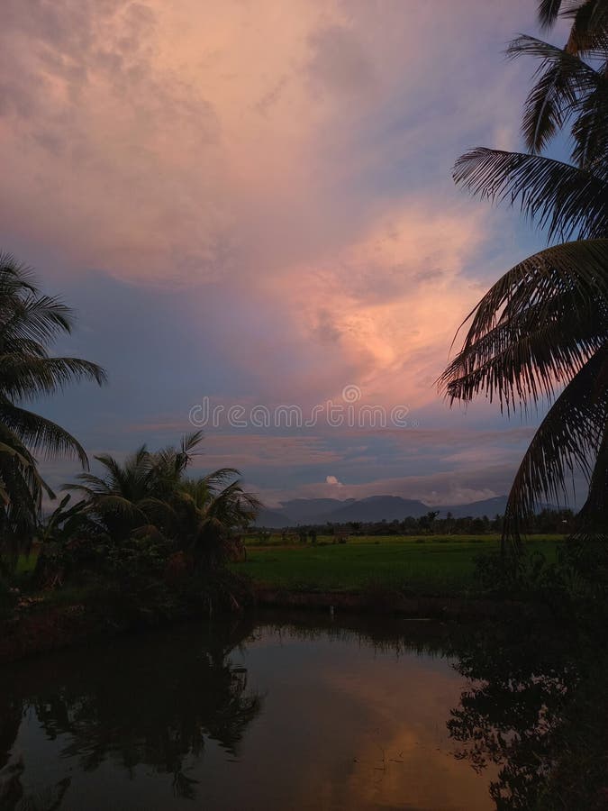 Southeast Direction at Sunset Stock Image - Image of cloud, sunset ...