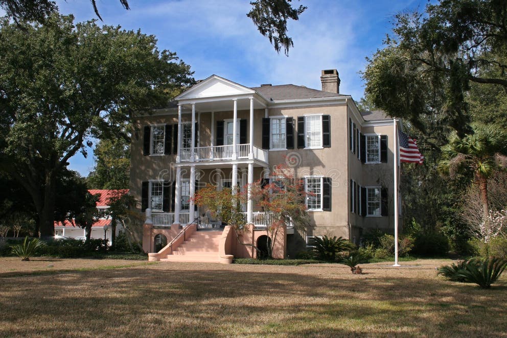 Southern mansion stock image. Image of expensive, pillar - 997301