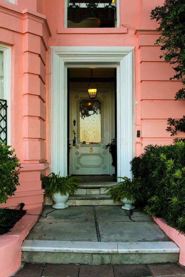 Southern Style editorial photo. Image of mount, travel - 51348421