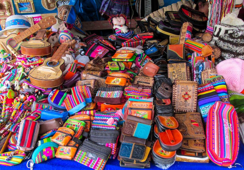 Souvenirs in Peruvian Market Stock Photo - Image of handcraft, blanket ...