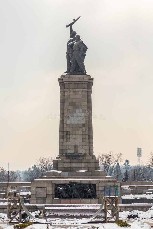 Soviet Army Monument editorial image. Image of sculpture - 140146155