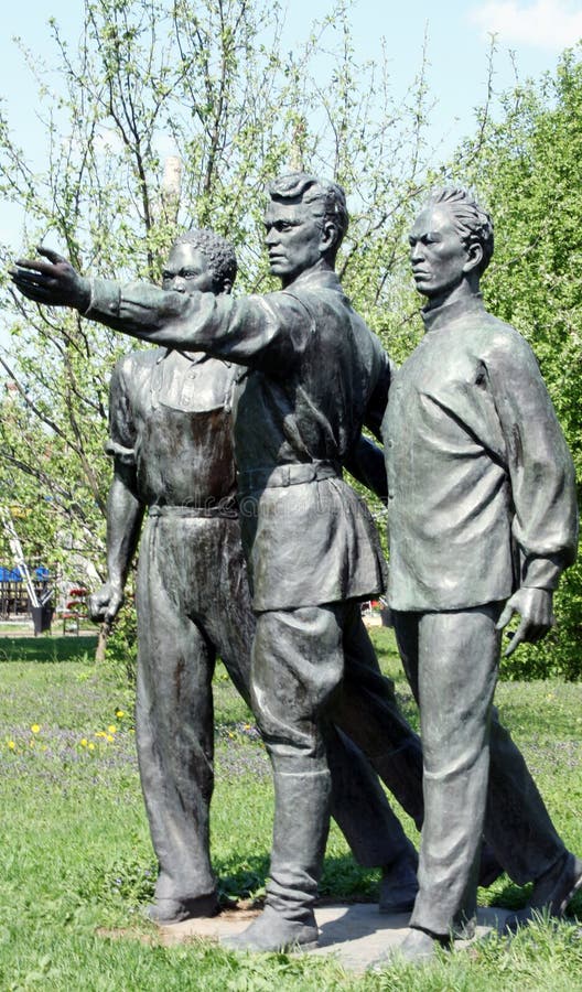 The Soviet monument editorial stock image. Image of sculpture - 9390709