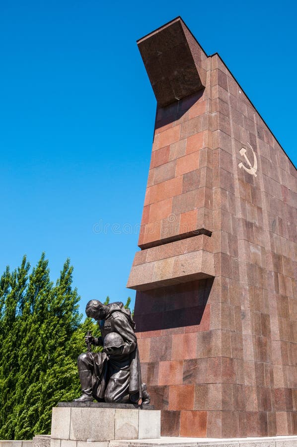 Soviet War Monument in Berlin Editorial Photo - Image of letter ...