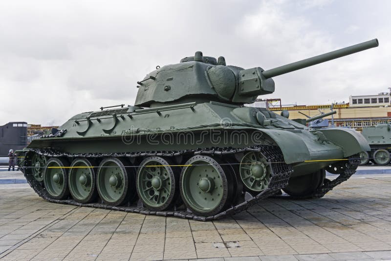 Sovjet Middelgrote Tank T-34-76 Model 1943 in Het Museum Van Militaire ...