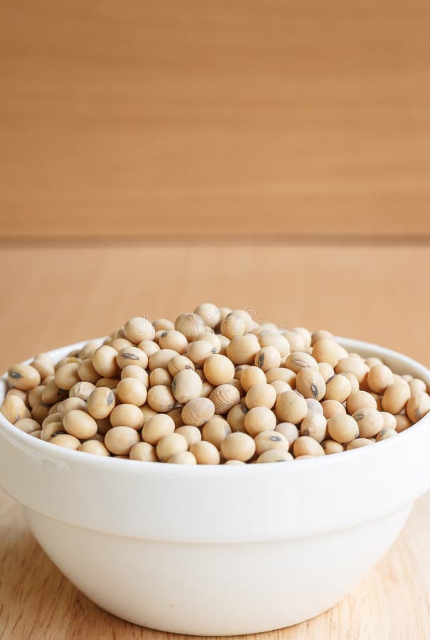Soya beans in ceramic bowl stock image. Image of asian - 40599269