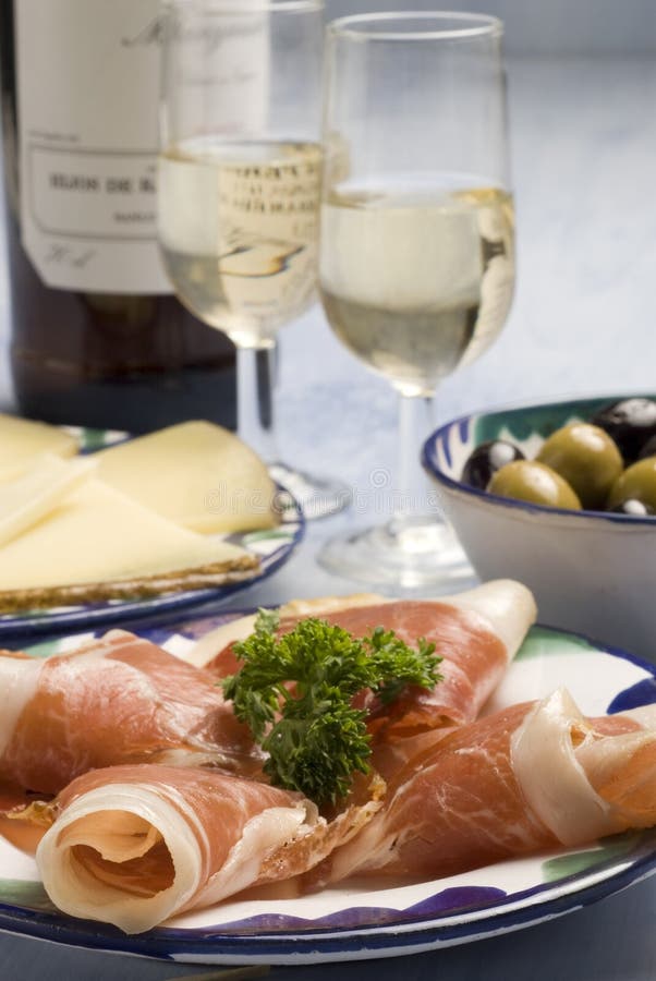 Spaanse Tapas. De Ham Van Serrano. Stock Foto - Image of voorgerecht ...