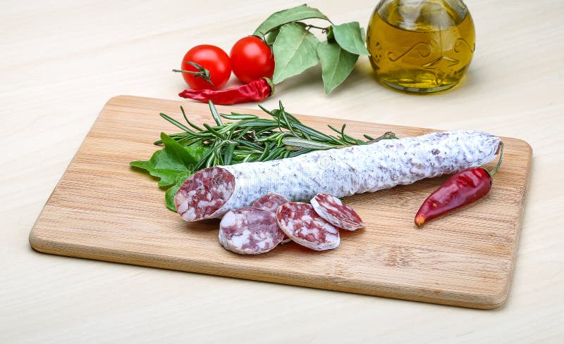 Spaanse worst - fuet stock foto. Image of gastronomisch - 51383918