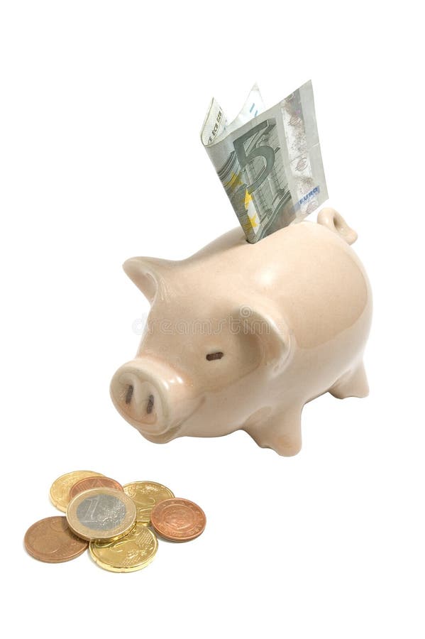 Roze Spaarvarken Die Op Een Stapel Die Van Muntstukken En Rekeningen ...