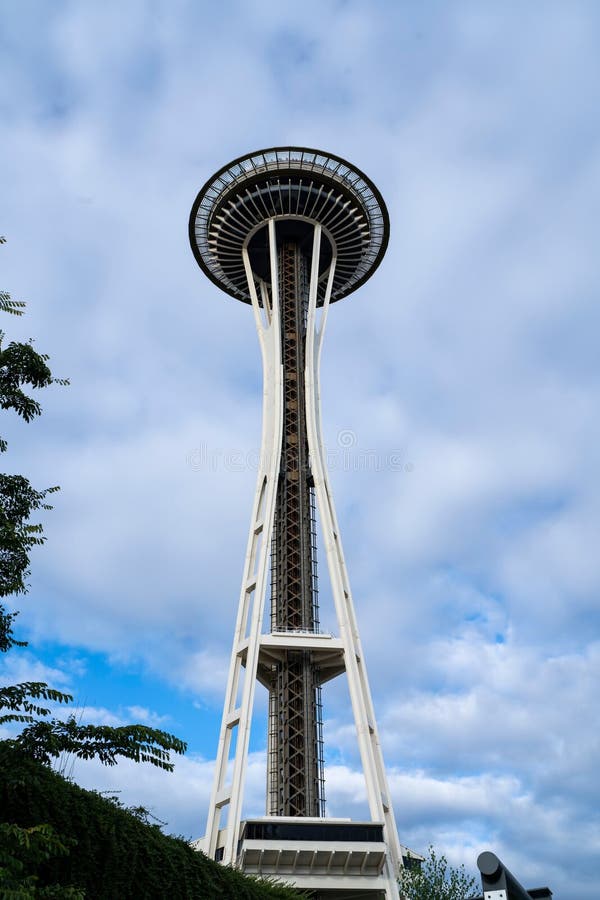 Space Needle Against Blue Sky in Seattle. Stock Illustration ...