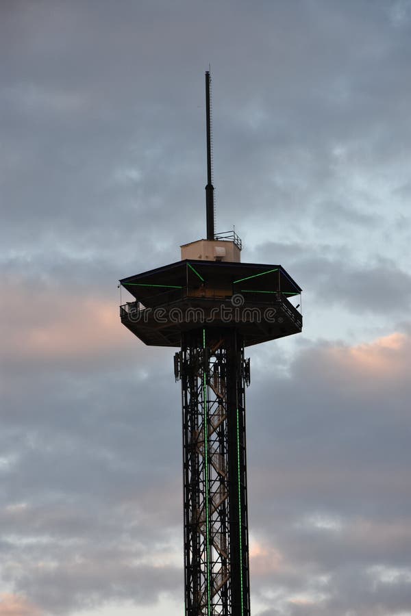 Space Needle in Gatlinburg, Tennessee Editorial Stock Image - Image of ...
