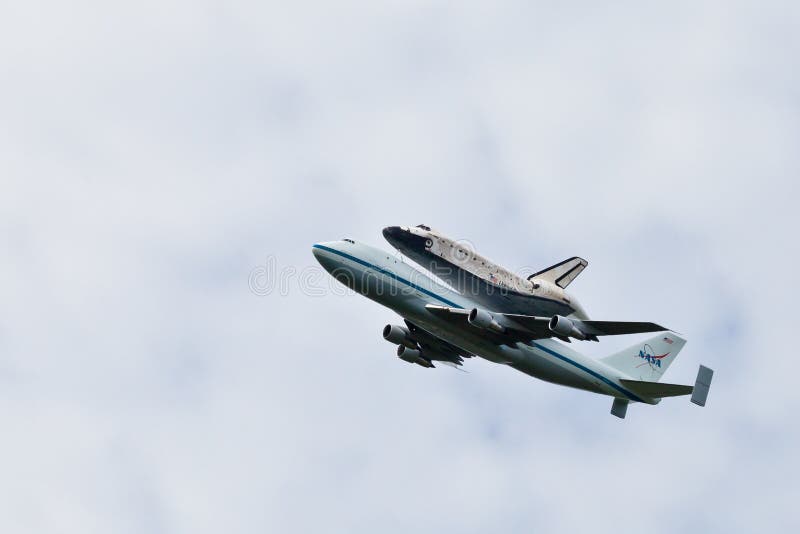 Space Shuttle Discovery Washington, D.C. Editorial Stock Photo - Image ...